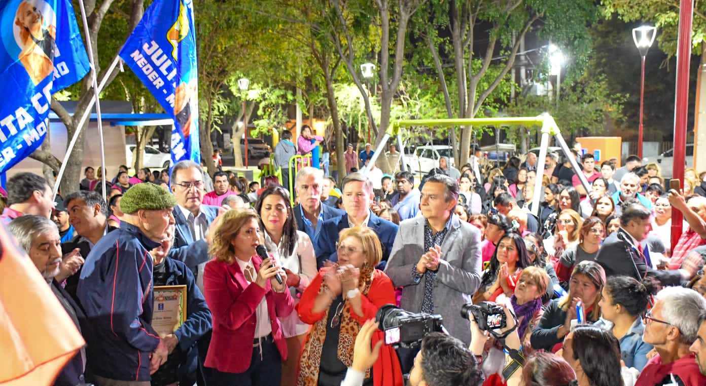 FUENTES INAUGURÓ LA PLAZOLETA «ESTUDIANTES SANTIAGUEÑOS» EN EL BARRIO ...